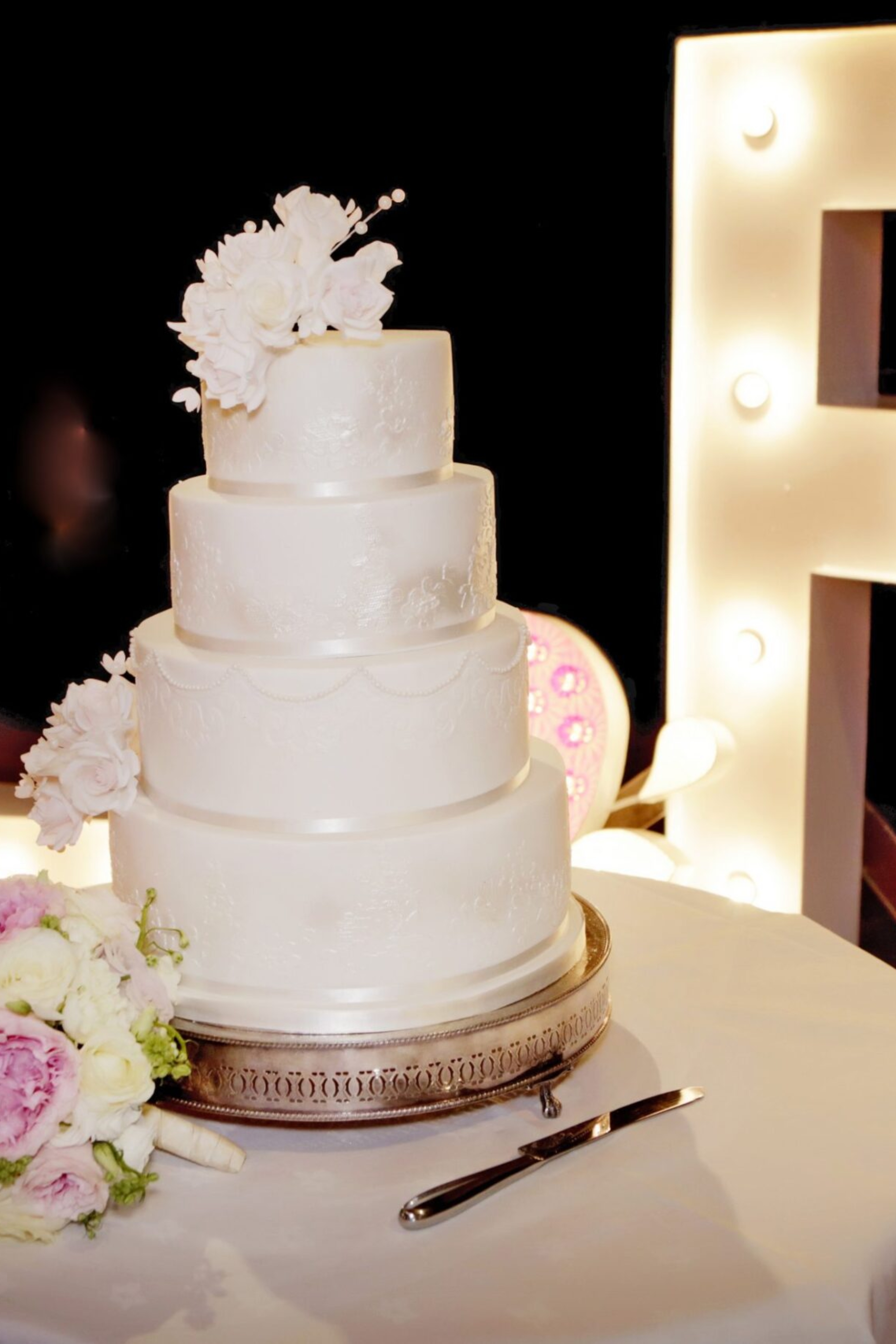 Wedding Cakes | Designer cakes by Elle