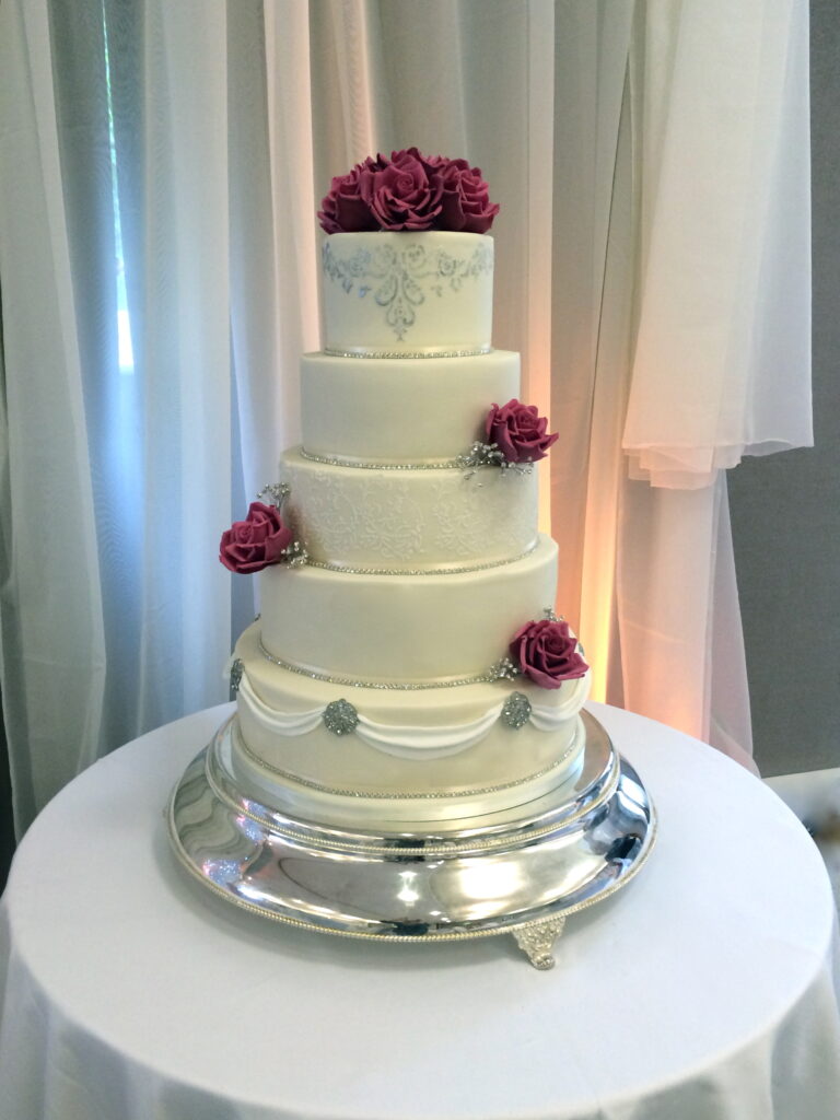 Wedding Cakes | Designer cakes by Elle