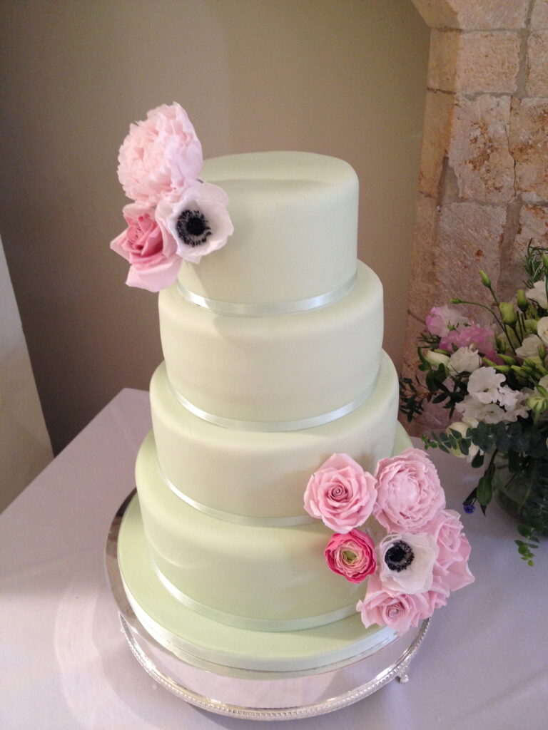 Wedding Cakes | Designer cakes by Elle